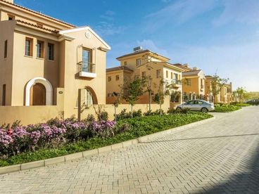 For sale: Standalone villa in Hyde Park Compound, with 10-year ...